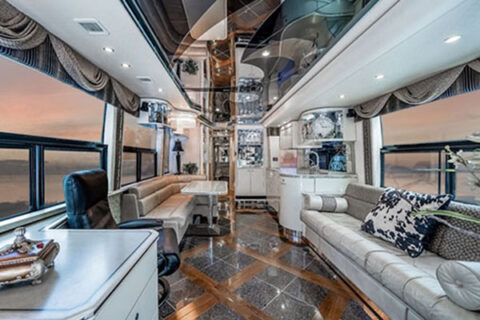 Luxury RV Rentals With Drivers | Motorhome Rentals | LiTRV
