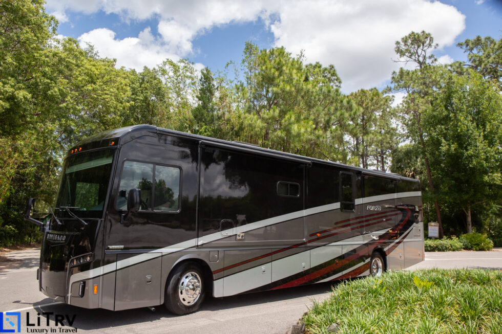 Luxury Motorcoach Rental For Unforgettable Vacations - LiTRV