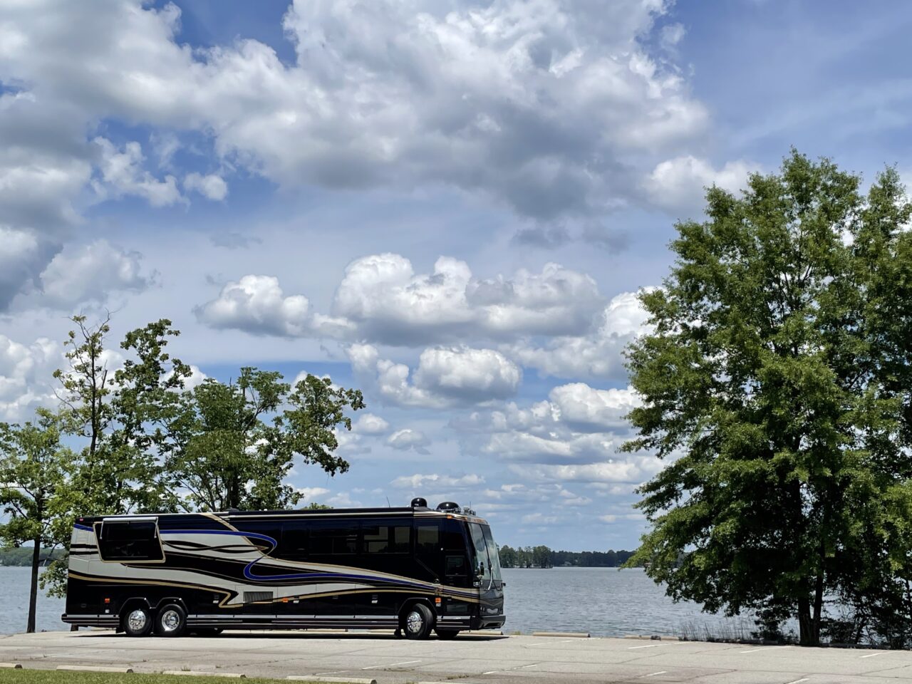 The Ultimate Fall Foliage Tour: Charter a Luxury Motorcoach with a ...